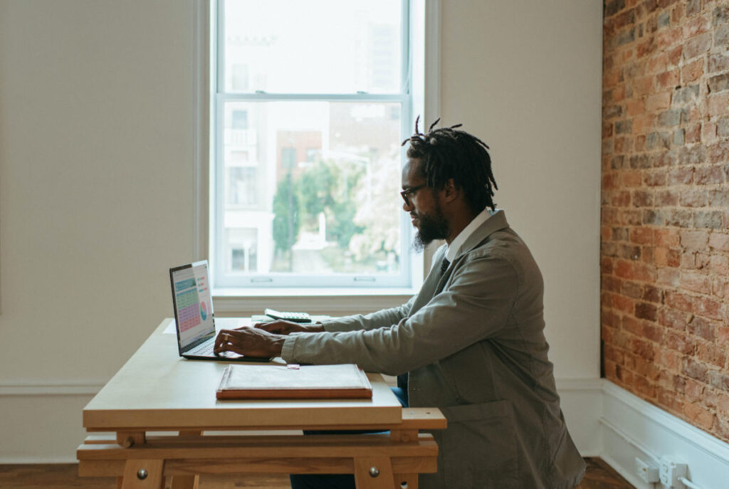 As melhores profissões para trabalhar remotamente - Cowork Lab As melhores profissões para trabalhar remotamente - Cowork Lab